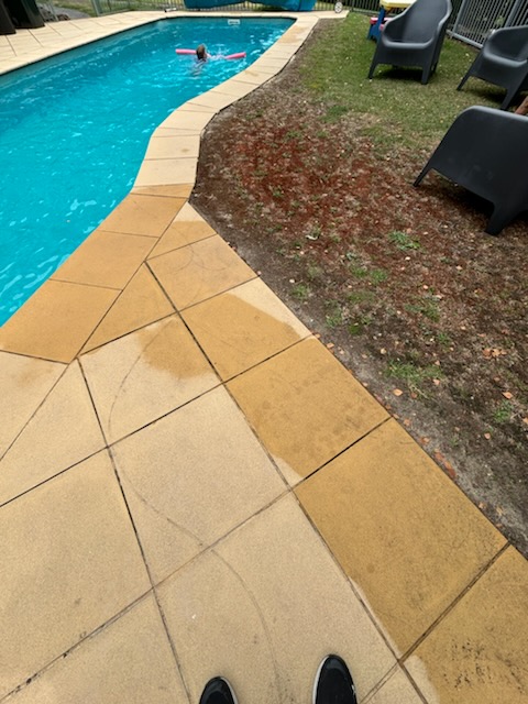 Swimming Pool - Pebble Mix
